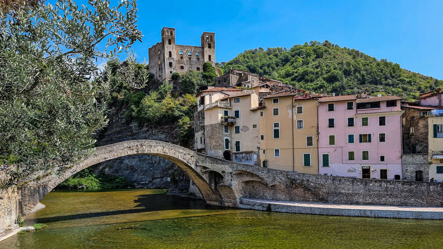L’Alta Via dei Monti Liguri: 8 tappe per 8 weekend indimenticabili