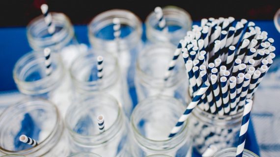 10 Easily Ways to say NO to Plastic Everyday - Ecobnb