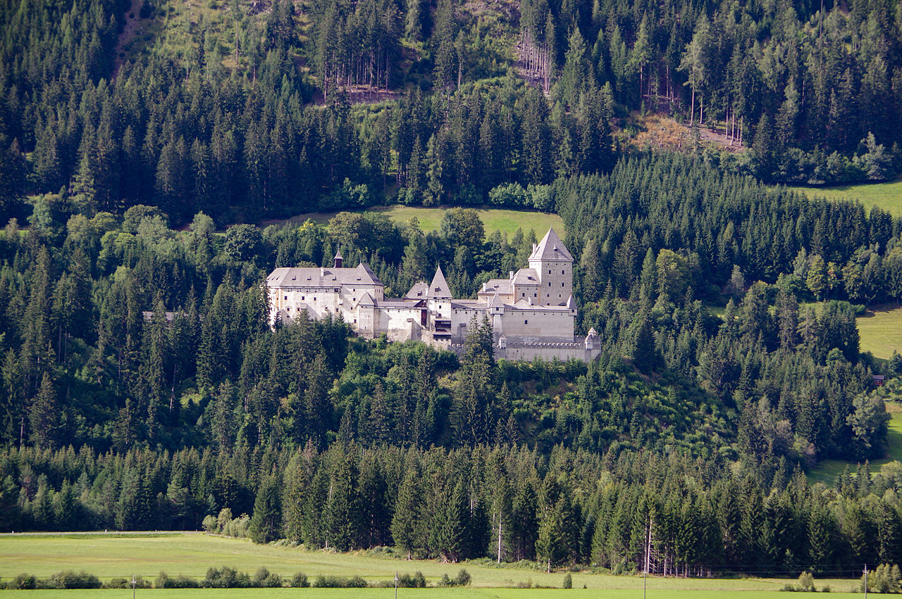 Top Haunted Castles for Traveling in Europe - Ecobnb