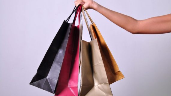 3 Eco-friendly Shopping Tips: a Short Guide to be Greener - Ecobnb