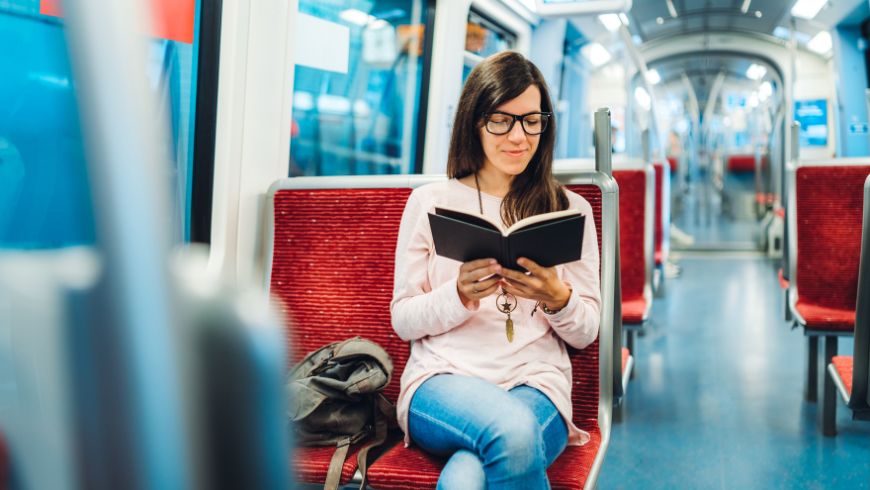 8 Tips For A Fun And Comfortable Train Ride - Ecobnb