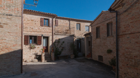 Arcevia: ancient castles in a natural park. Your slow holiday in Marche ...