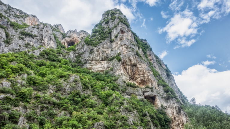 Arcevia: ancient castles in a natural park. Your slow holiday in Marche ...