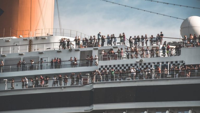 Overtourism: Causas, consecuencias y soluciones